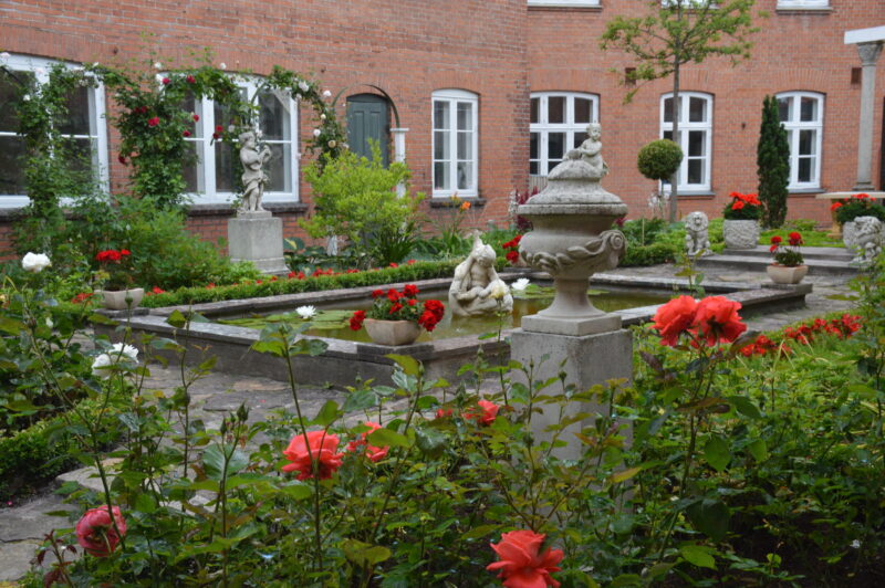 Take a garden walk in Frederik Ernst's Garden - Museum ERNST